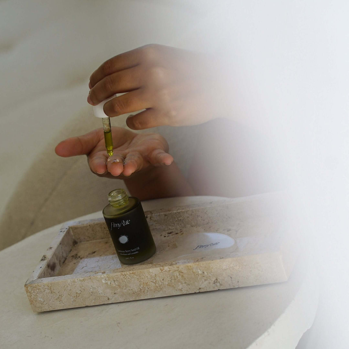 Luminous Berry Seed Oil with Antioxidants and Ceramides – Finny Rute